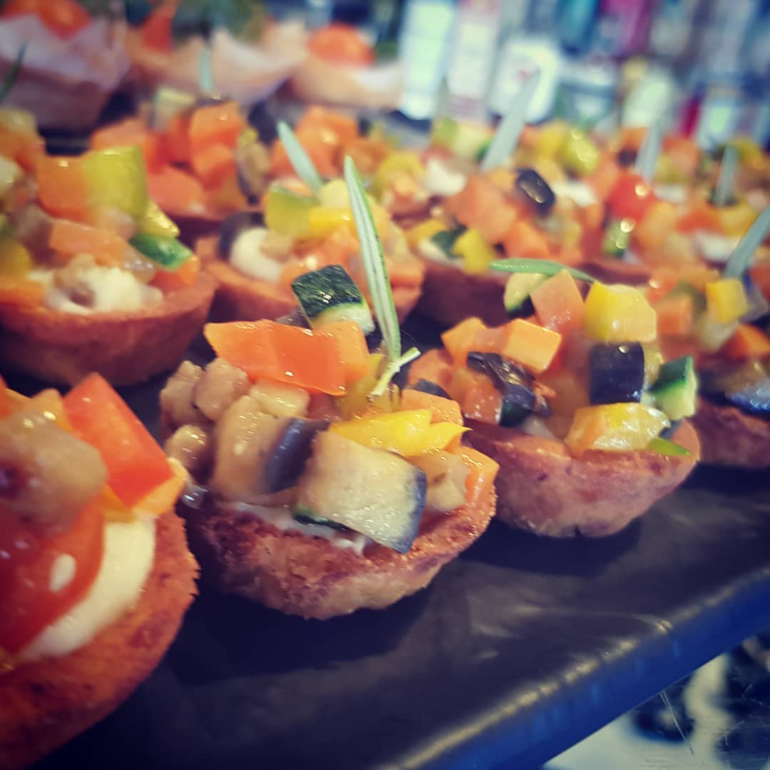 Aperitivo a buffet Piazza Bologna Roma - Tel: 06 4441459 | Abitudini ...